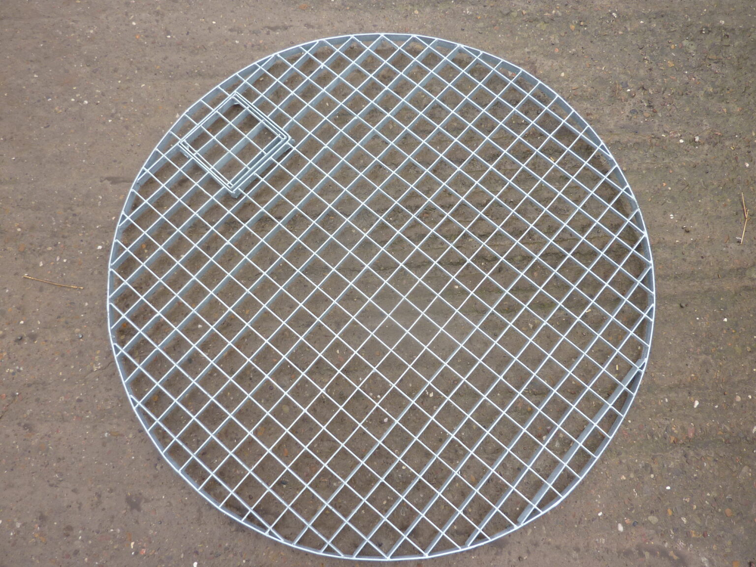 dia115cm Grid, with hatch – Eastern Connections