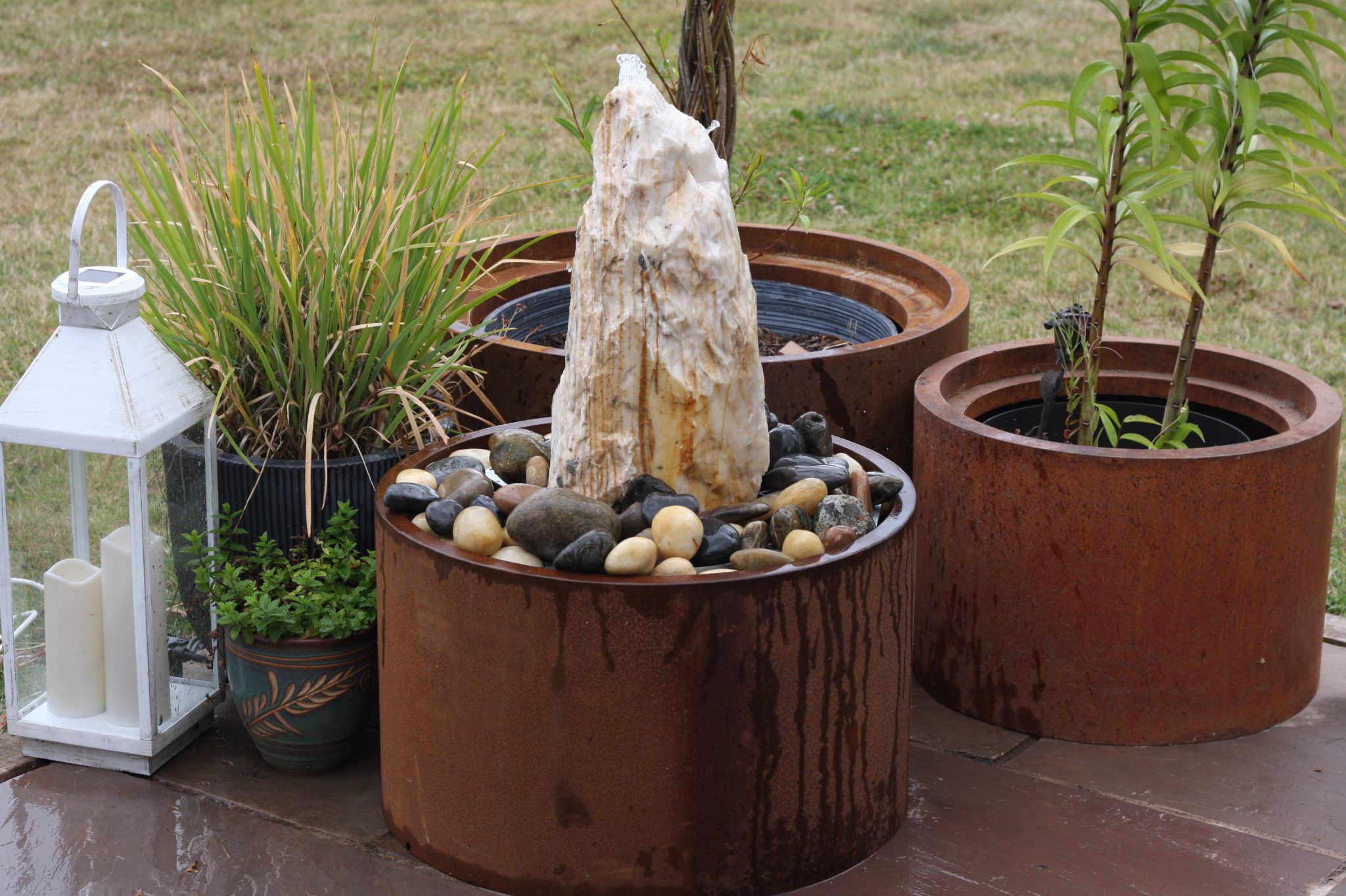 COMPLETE WATER FEATURE – 50cm H Monolith, dia61cmm Corten surround+6008 ...